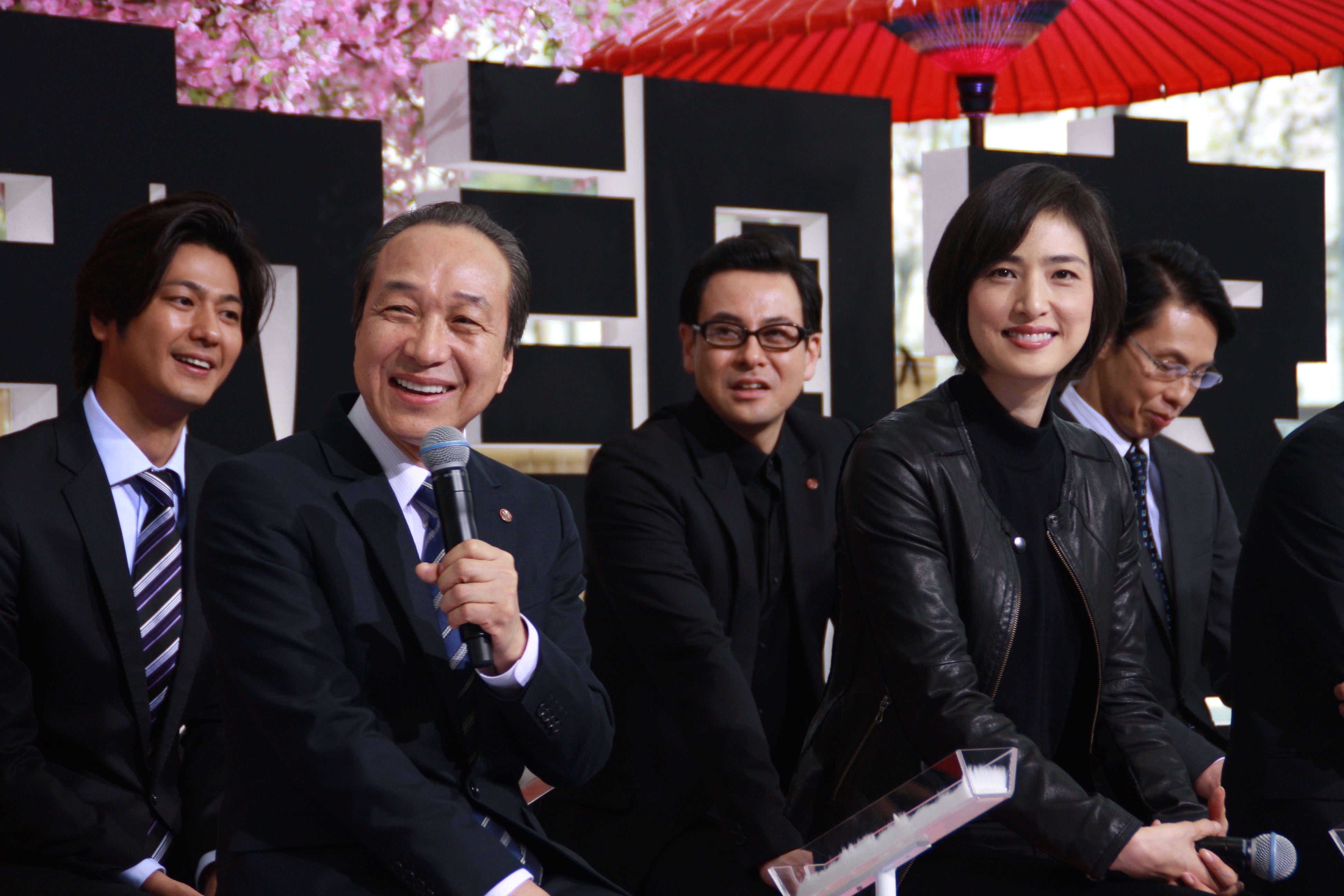 テレ朝post 『緊急取調室』共演者に大好評! 天海祐希の差し入れ「天海ベーカリー」とは?
