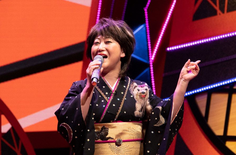 “友近劇場”ついに開幕！ピンネタ＆ずん飯尾らとのコラボ…秀逸なネタの数々を披露｜お笑い実力刃｜tverプラス テレビ番組最新情報＆エンタメ